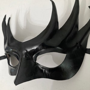 Witchy Black Leather Mask Crow Raven Bat Bird Devil Tendrils Masquerade ...