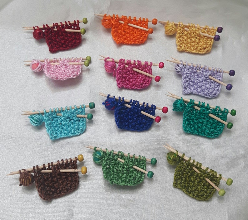 Knitting Brooch Pin With Miniature Knitting Bamboo Needles and a Yarn ...