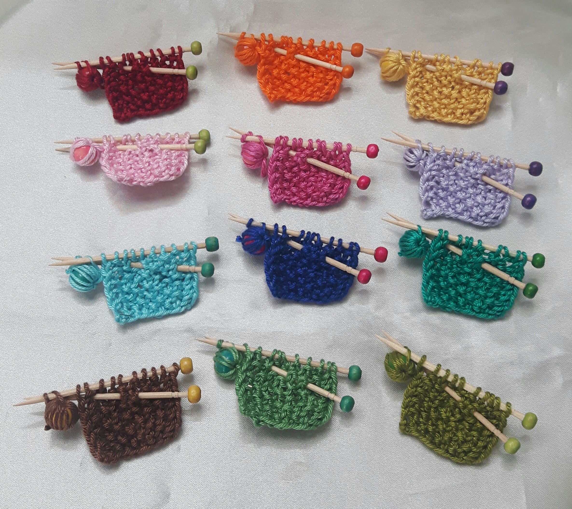 Knitting Brooch Pin With Miniature Knitting Bamboo Needles and a Yarn ...