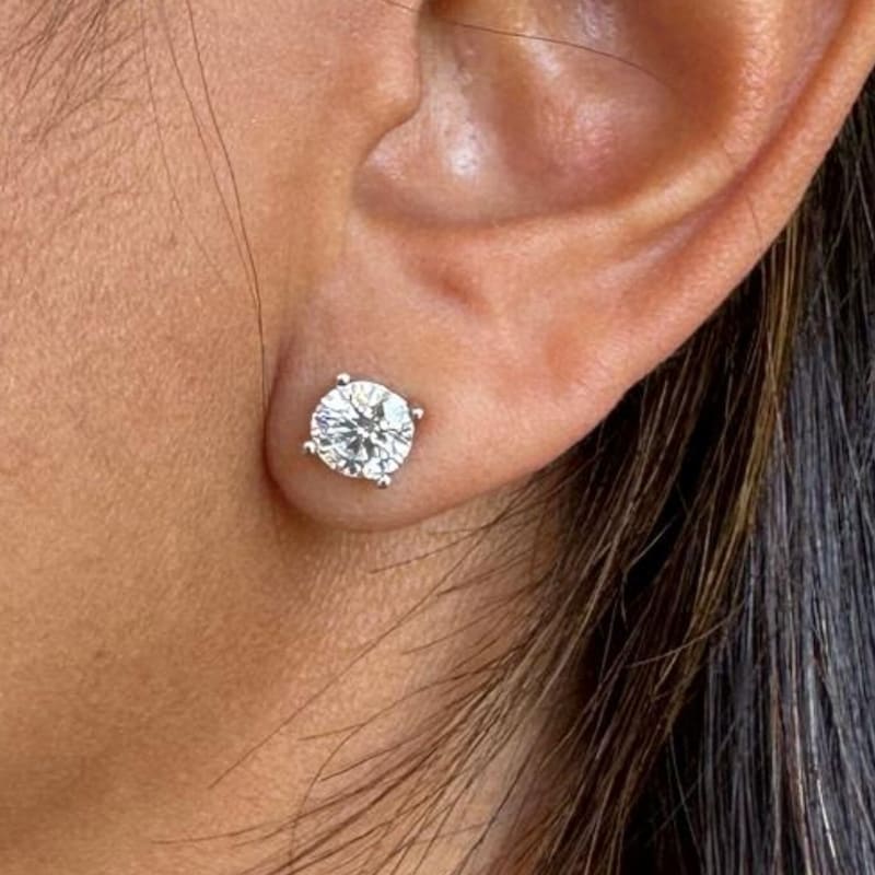 2 Carat Moissanite Stud Earrings - Etsy