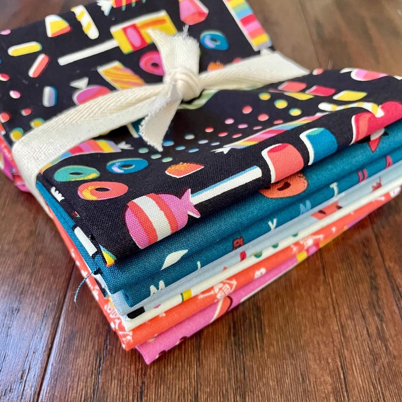 Tiny Treaters Fabric by Jill Howarth for Riley Blake: Pre-cut Fat ...