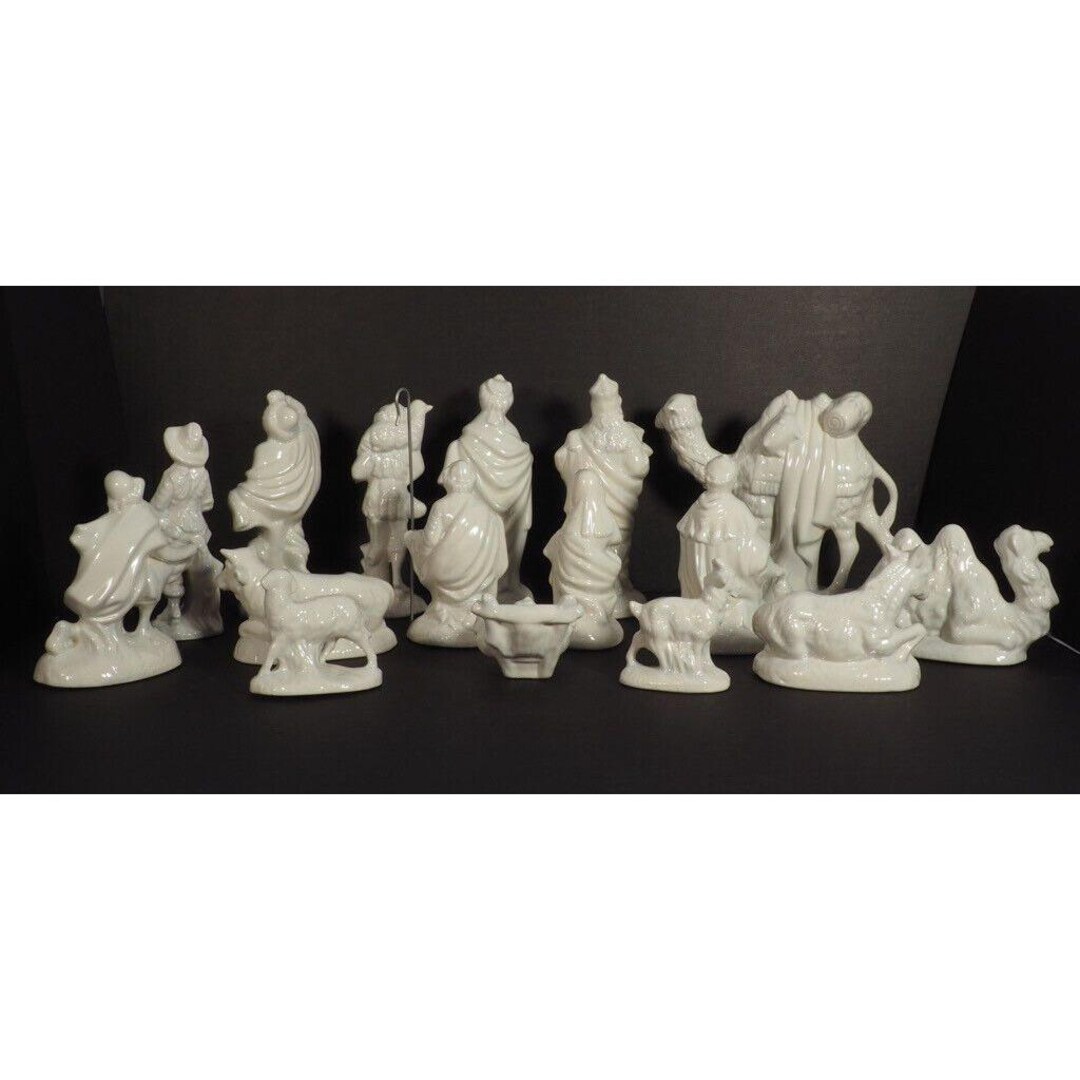 Vintage Manger Creche Nativity Set 16 Pc White Pearlescent Ceramic EUC ...