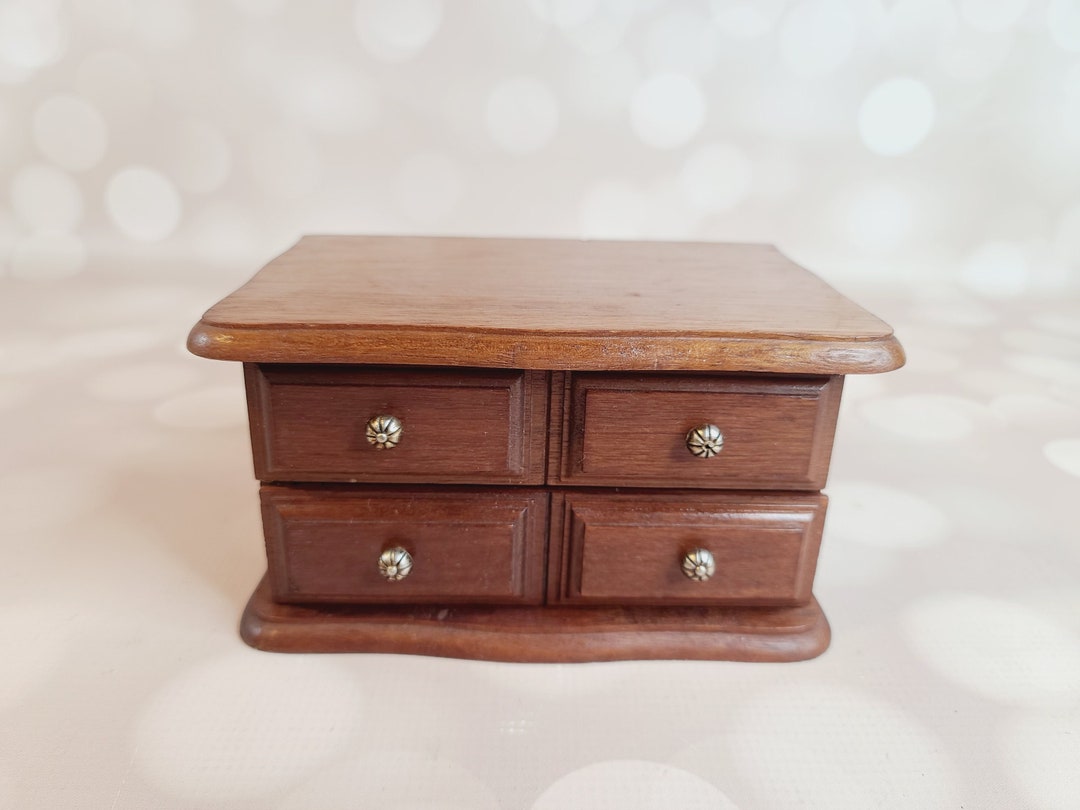 Vintage Jewelry Box - Etsy