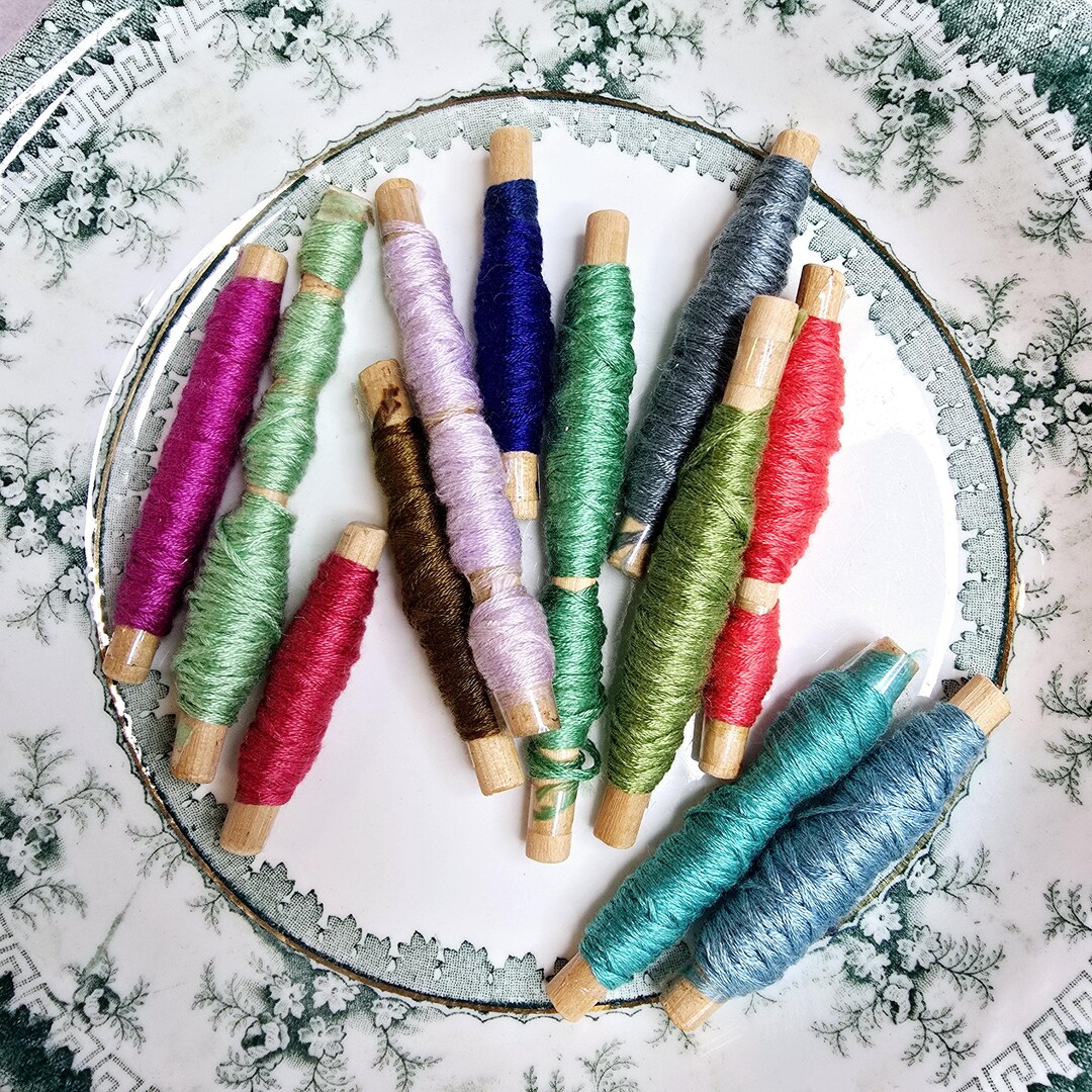 Antique Mini Wood Bobbins - Etsy