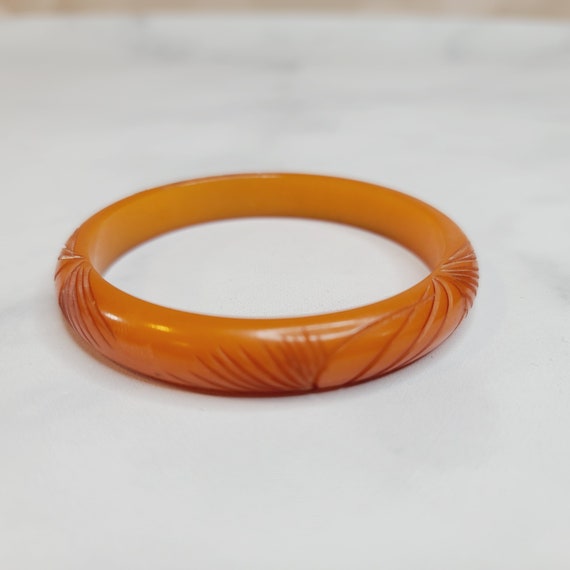 Vintage Etched Butterscotch Bakelite Bangle Bracelet - Gem