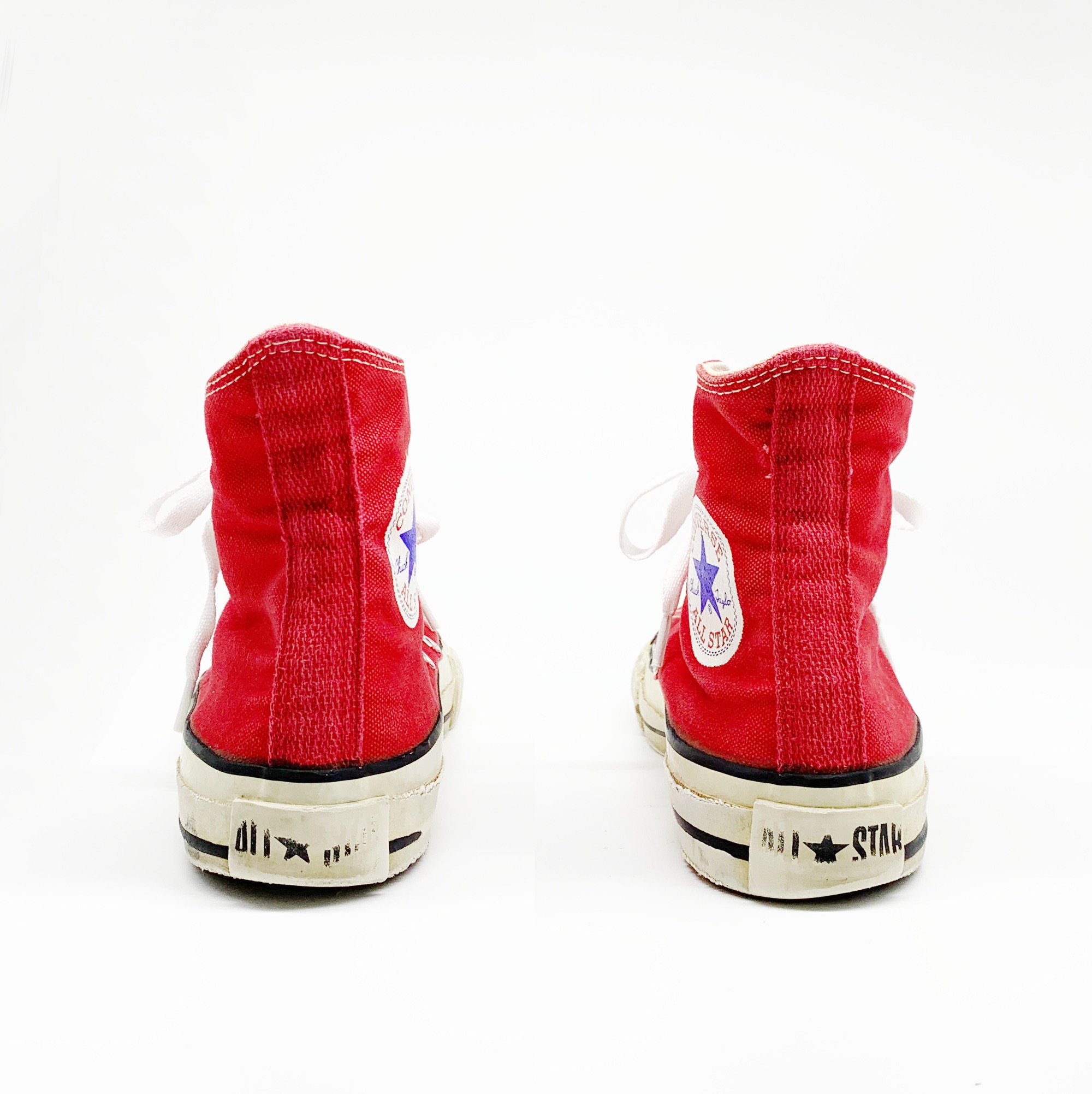 Vintage 90s Red Converse Chuck Taylor All Star Hi Top Made Vintage 90s Red Converse Chuck Taylor All Star Hi Top Made