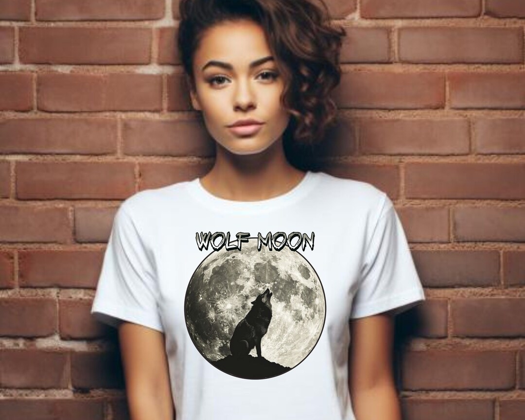 Wolf Moon T-shirt: Howling Wolf Graphic Tee - Etsy