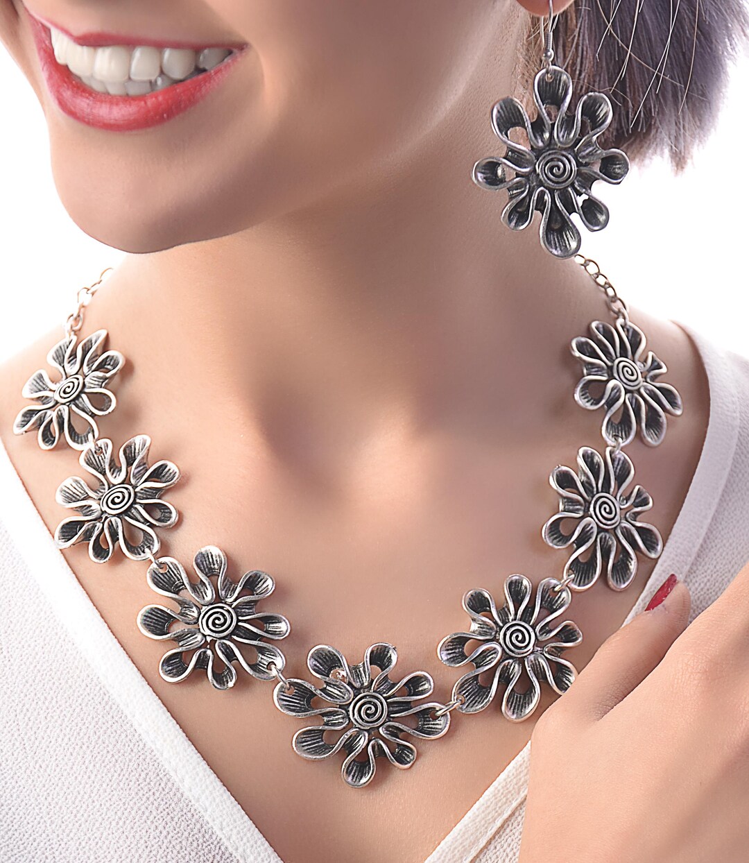 Handcrafted Flower Design Jewelry Set in Antique Silver - Necklace and ...