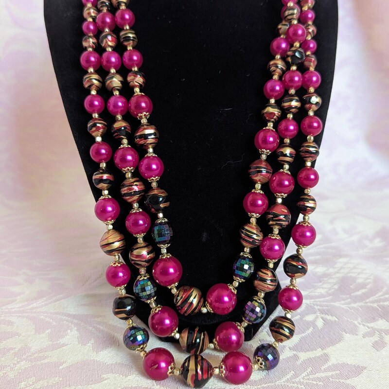 Magenta Necklace - Etsy