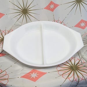 Vintage Pyrex Verde Green Square Flowers 1 1/2 Q Oval Divided Casserole ...
