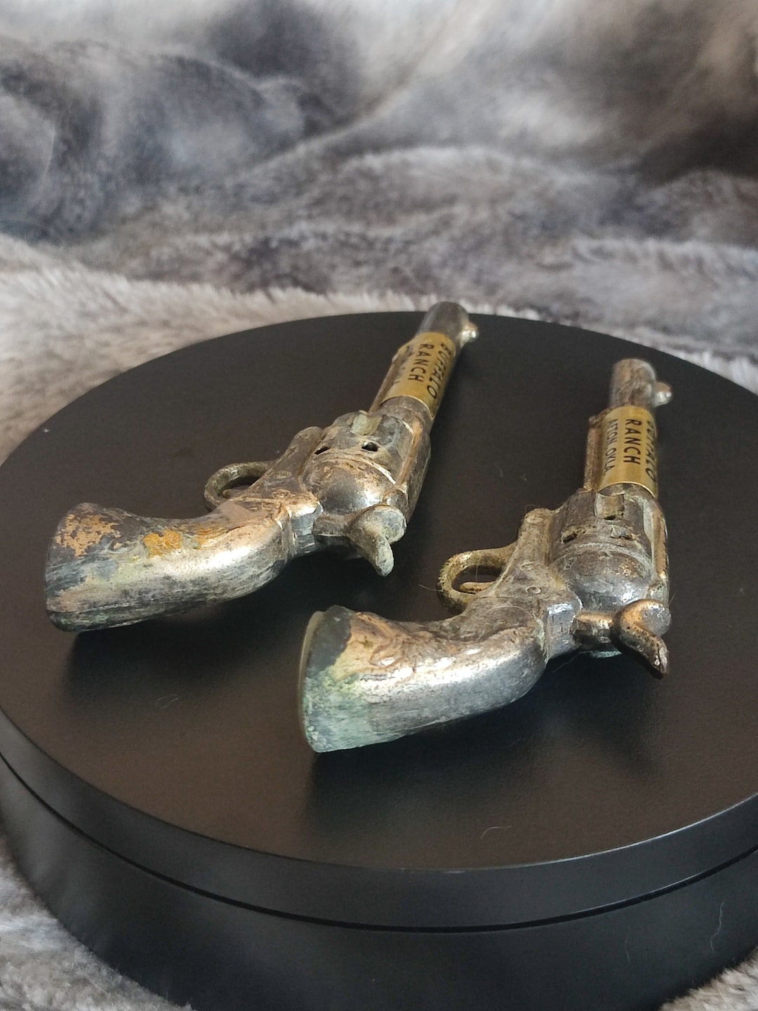 Vintage Metal Dueling 1950's Colt Revolver Pistols buffalo Ranch Afton ...