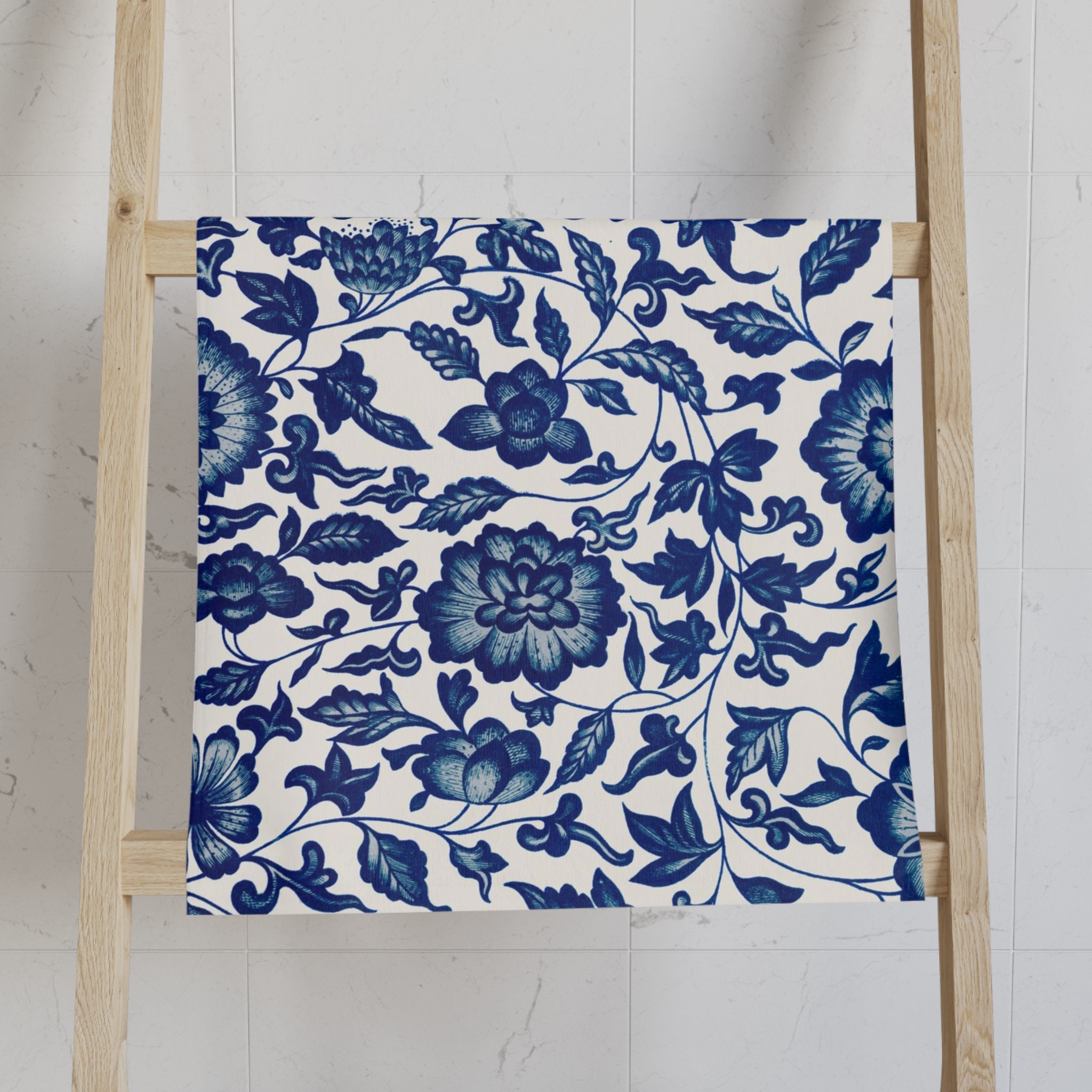 Elegant Blue Floral Pattern Hand Towel Classic Floral Design High ...