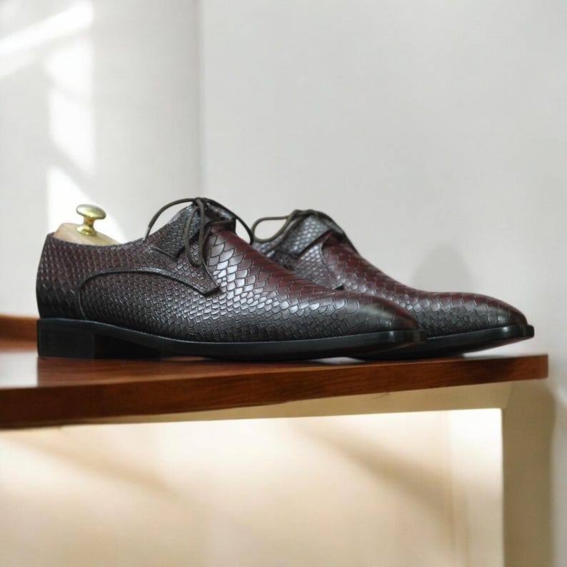 Men's Handmade Python Texture Whole Cut Oxfords | Designer Lace-up ...
