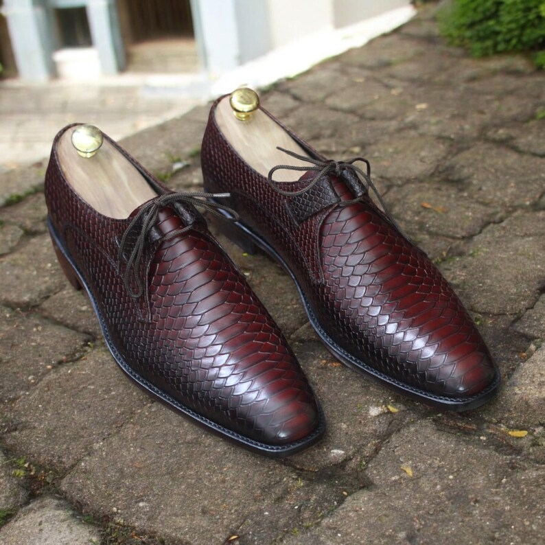 Men's Handmade Python Texture Whole Cut Oxfords | Designer Lace-up ...