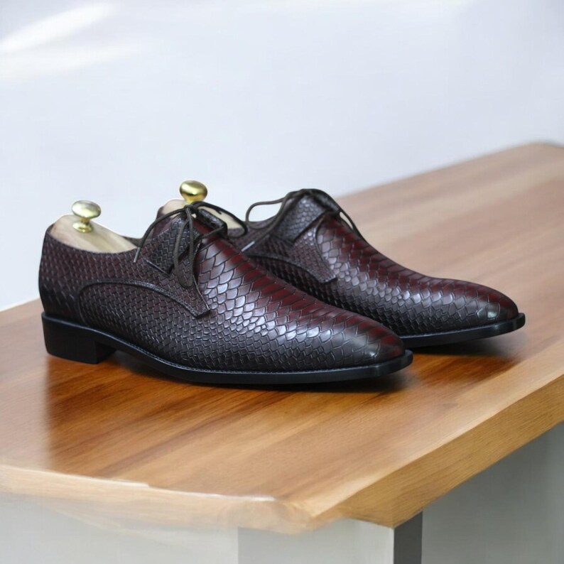 Men's Handmade Python Texture Whole Cut Oxfords | Designer Lace-up ...