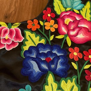 Stunning Mexican Chainstitch Huipil – Oaxaca Embroidery – Colorful Hand ...