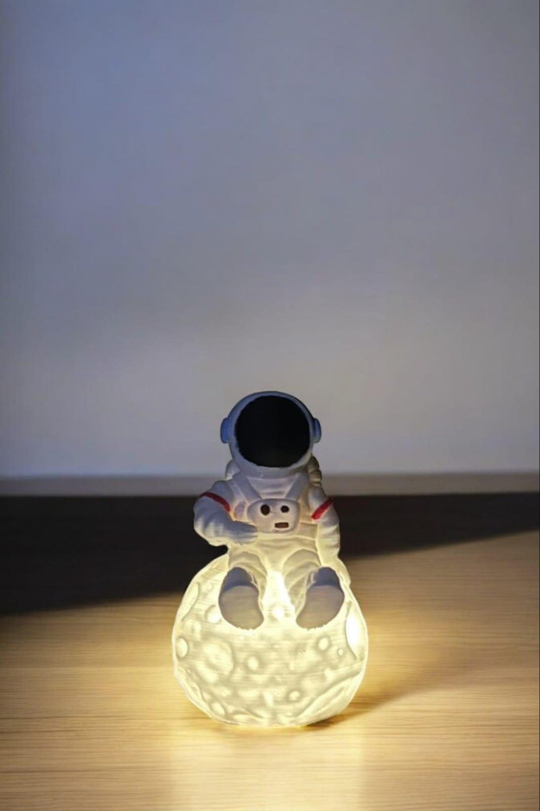 LED Light up Astronaut Figurine – 3D Printed Space Decor Night Light - Etsy