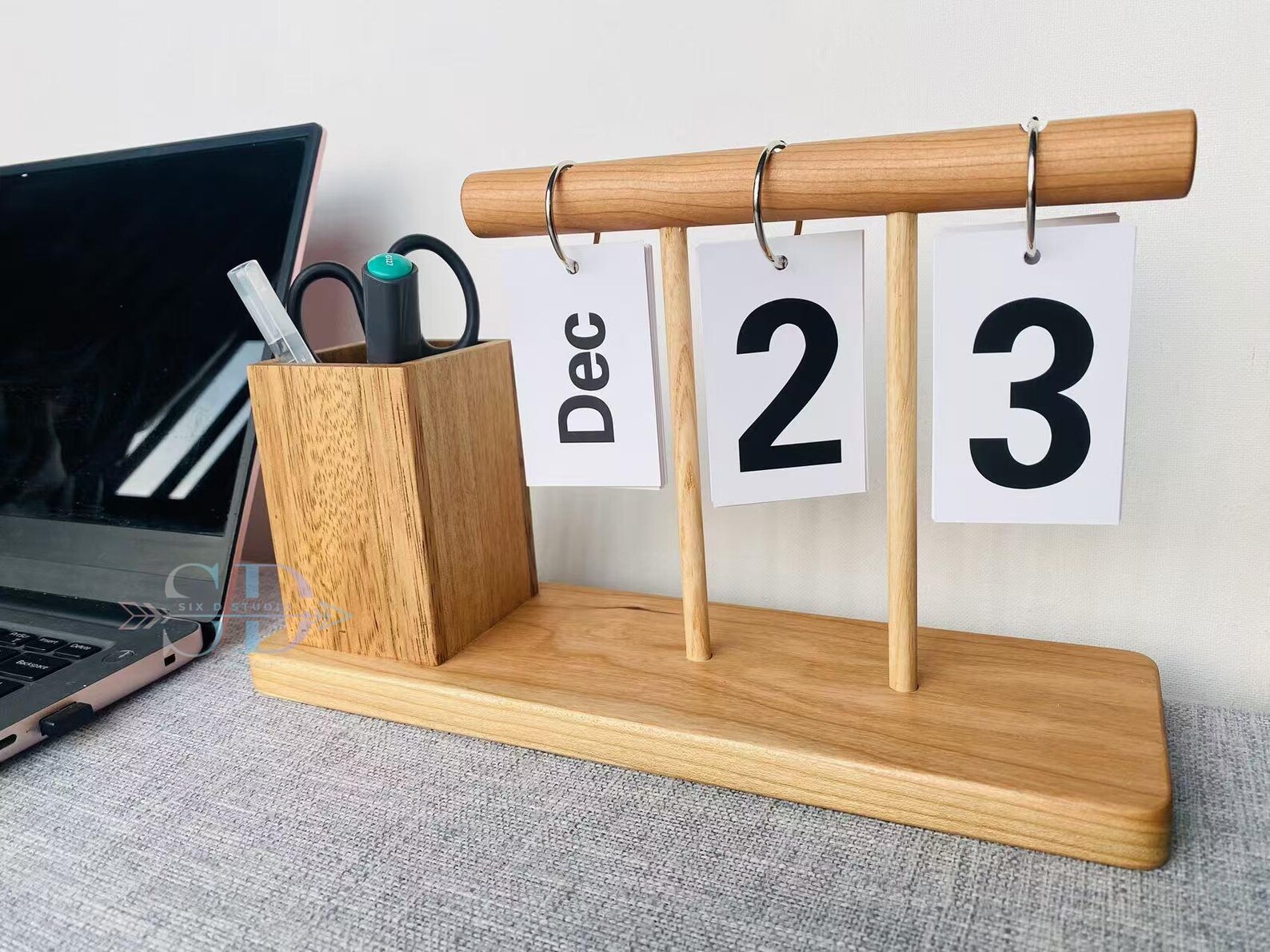 Creative Wooden Desk Calendar Organizer With Pen Holder ...