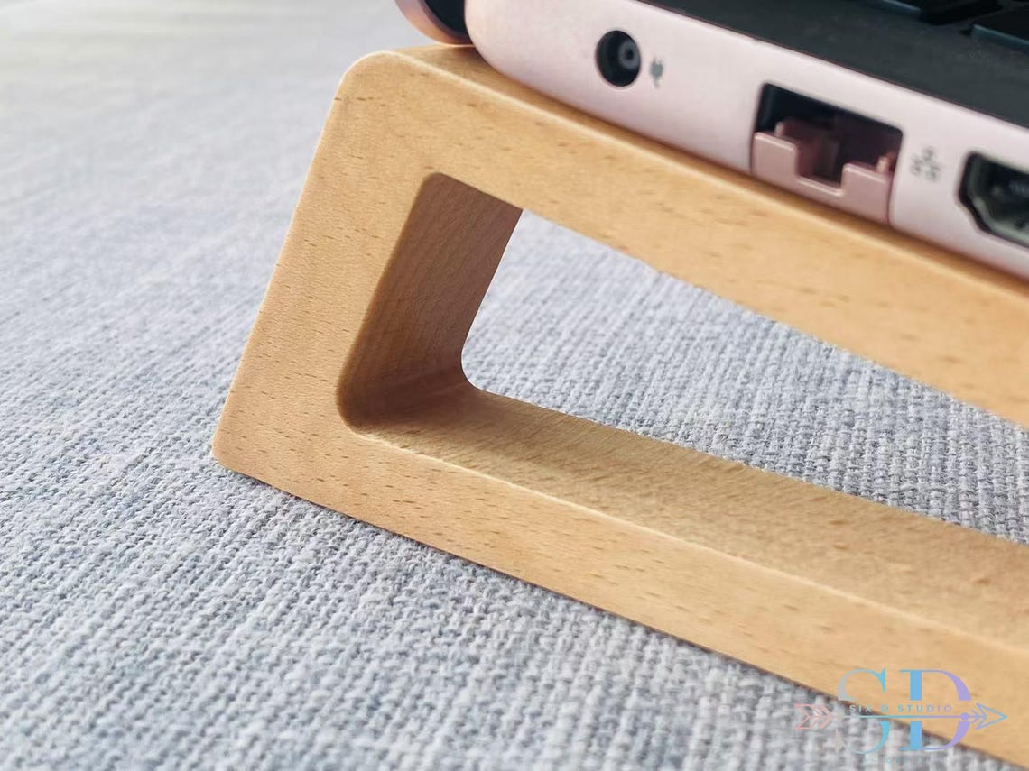 Solid Wooden Laptop Riser on Desk, Minimize the Overheating, Laptop ...