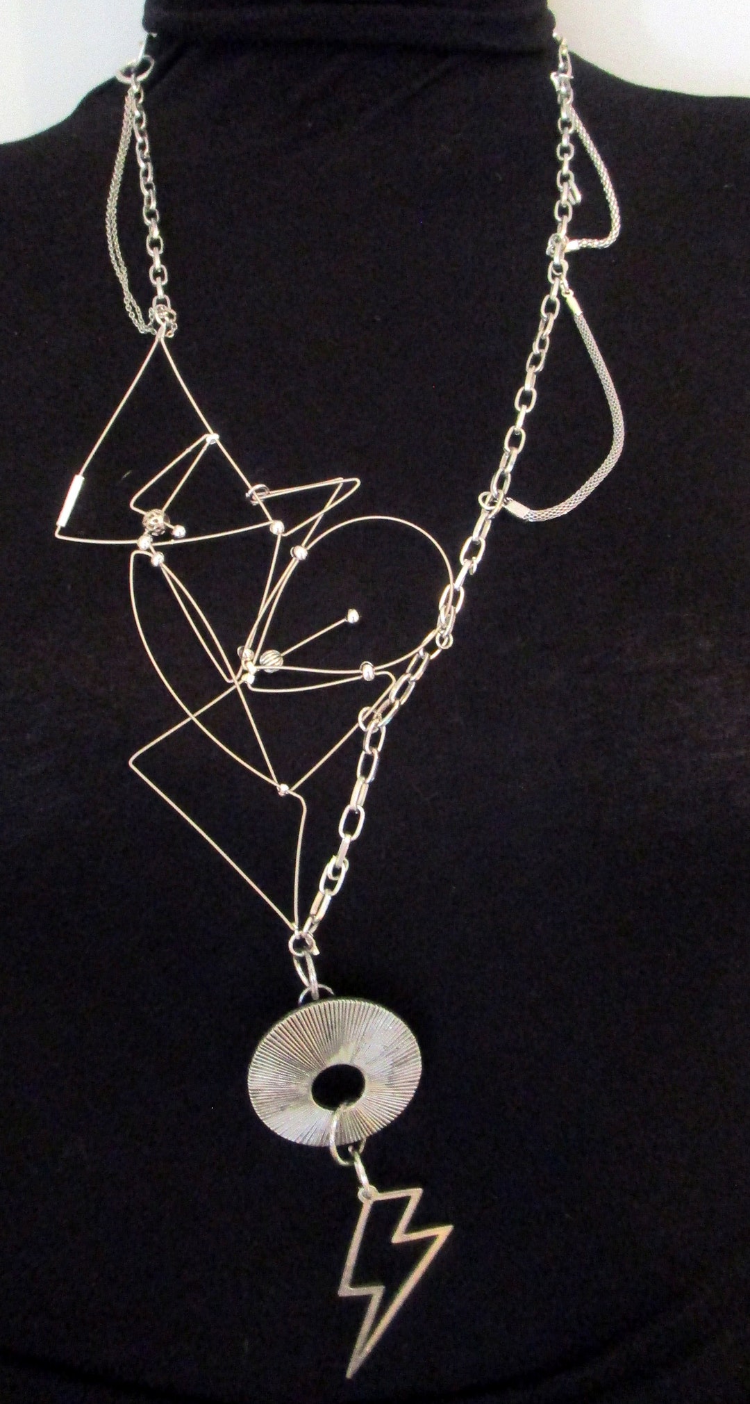 Jennifer, Abstract Design of Guitar Strings, Geometric, Contemporary ...