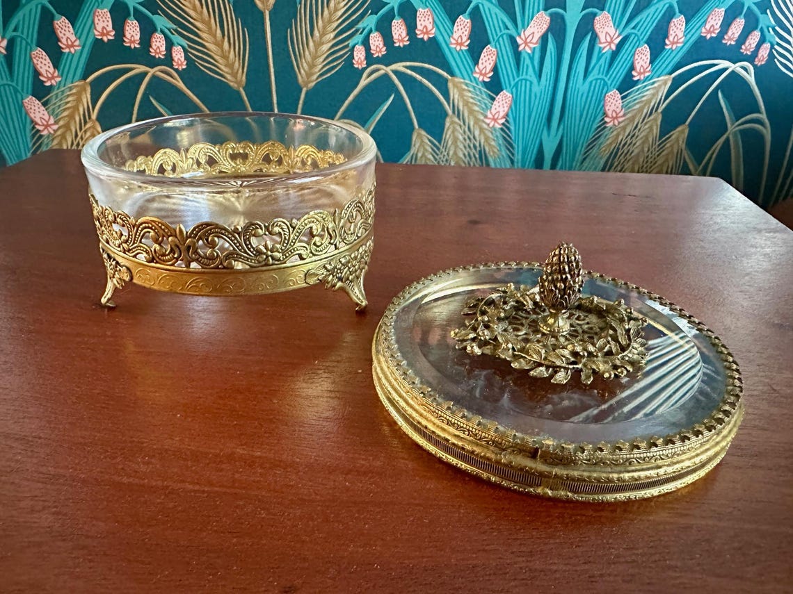 Vintage Gold Hollywood Regency Style Powder Puff Holder With Fleur De ...