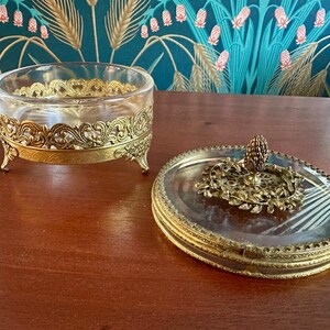 Vintage Gold Hollywood Regency Style Powder Puff Holder With Fleur De ...