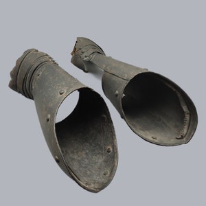 Antique 17th Century Elbow Gauntlets 1600s European Armour Part ...