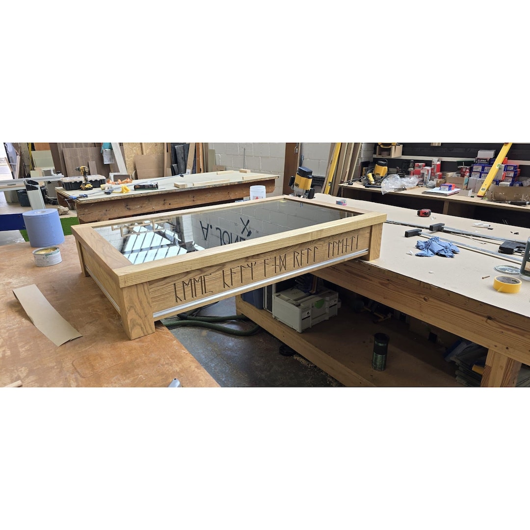 TTRPG Dungeons and Dragons Gaming Table 50 Inch TV Oak Bespoke Handmade ...