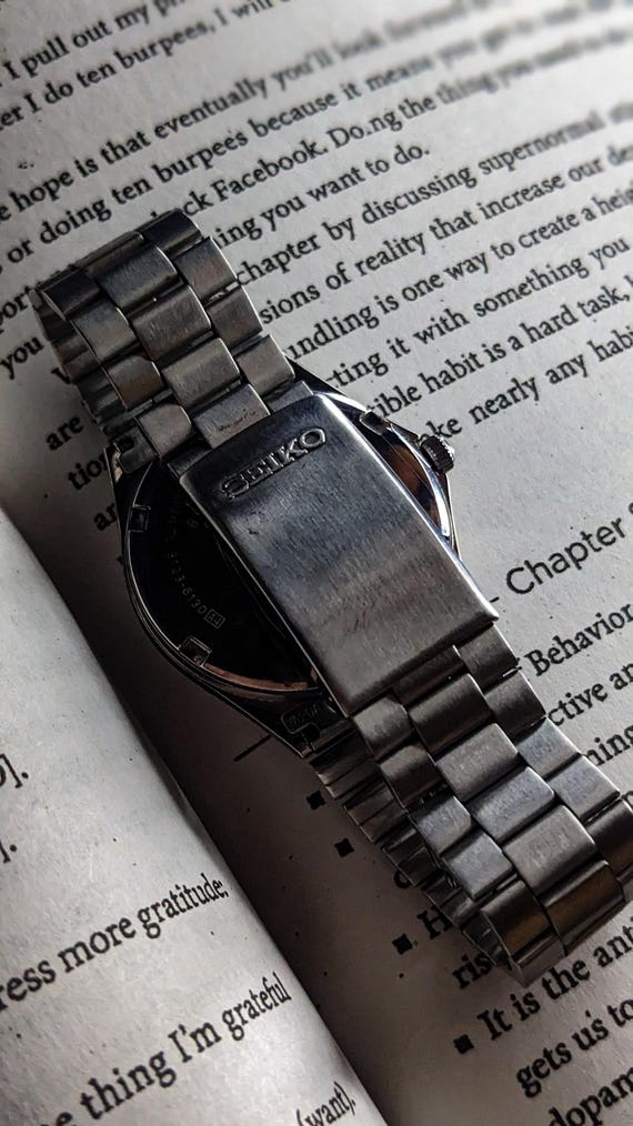 SEIKO chronos quartz dress watch LINEN Dial 8123-6130 - Gem