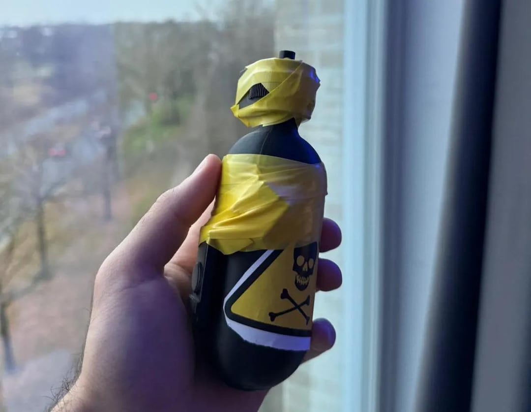 R6 Siege Smoke Canister Cosplay - Etsy