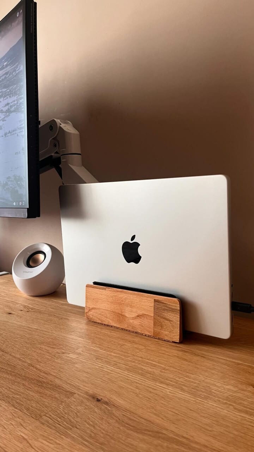 Vertical MacBook Stand, Desktop MacBook Station, Vertical Laptop Holder ...
