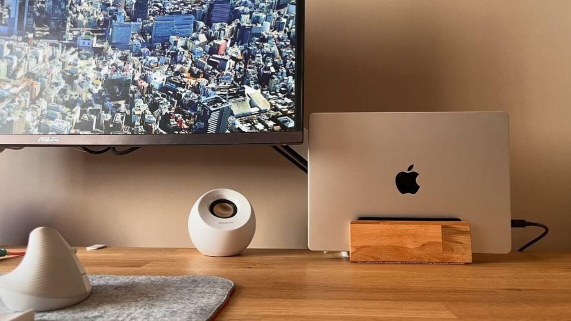 Vertical MacBook Stand, Desktop MacBook Station, Vertical Laptop Holder ...