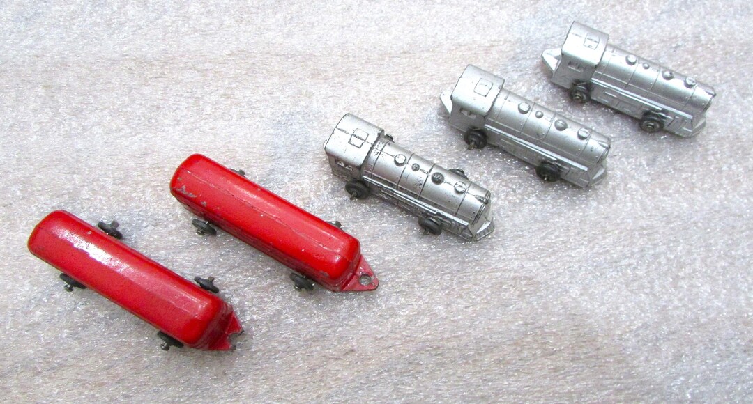 Vintage Barclay Cast Metal Toy Trains and Passenger Cars - Etsy