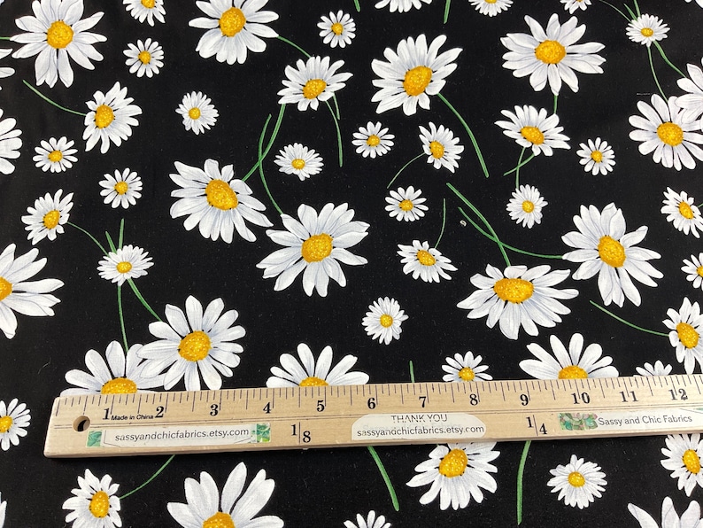 Large Daisy Garden 2 Colors: Black or Yellow 100% Quilting Cotton ...