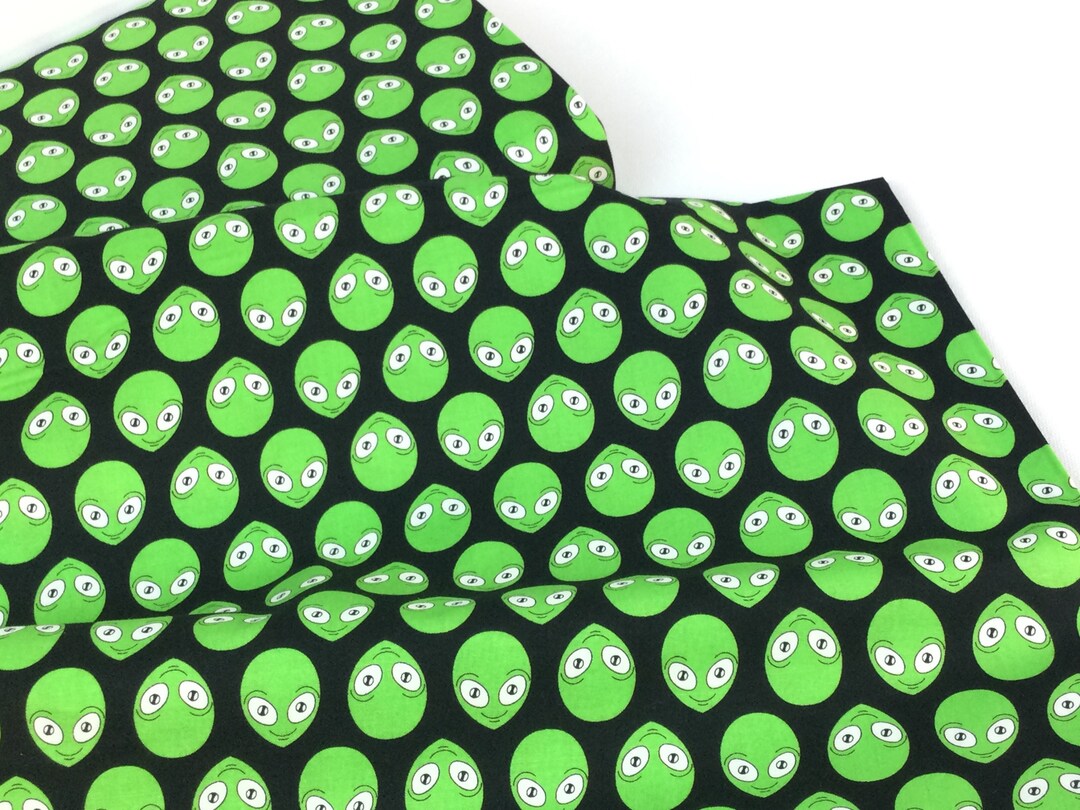 9 Dollars/yard SALE ~ Green Alien Heads Glow-in-the-dark Cotton 100% ...