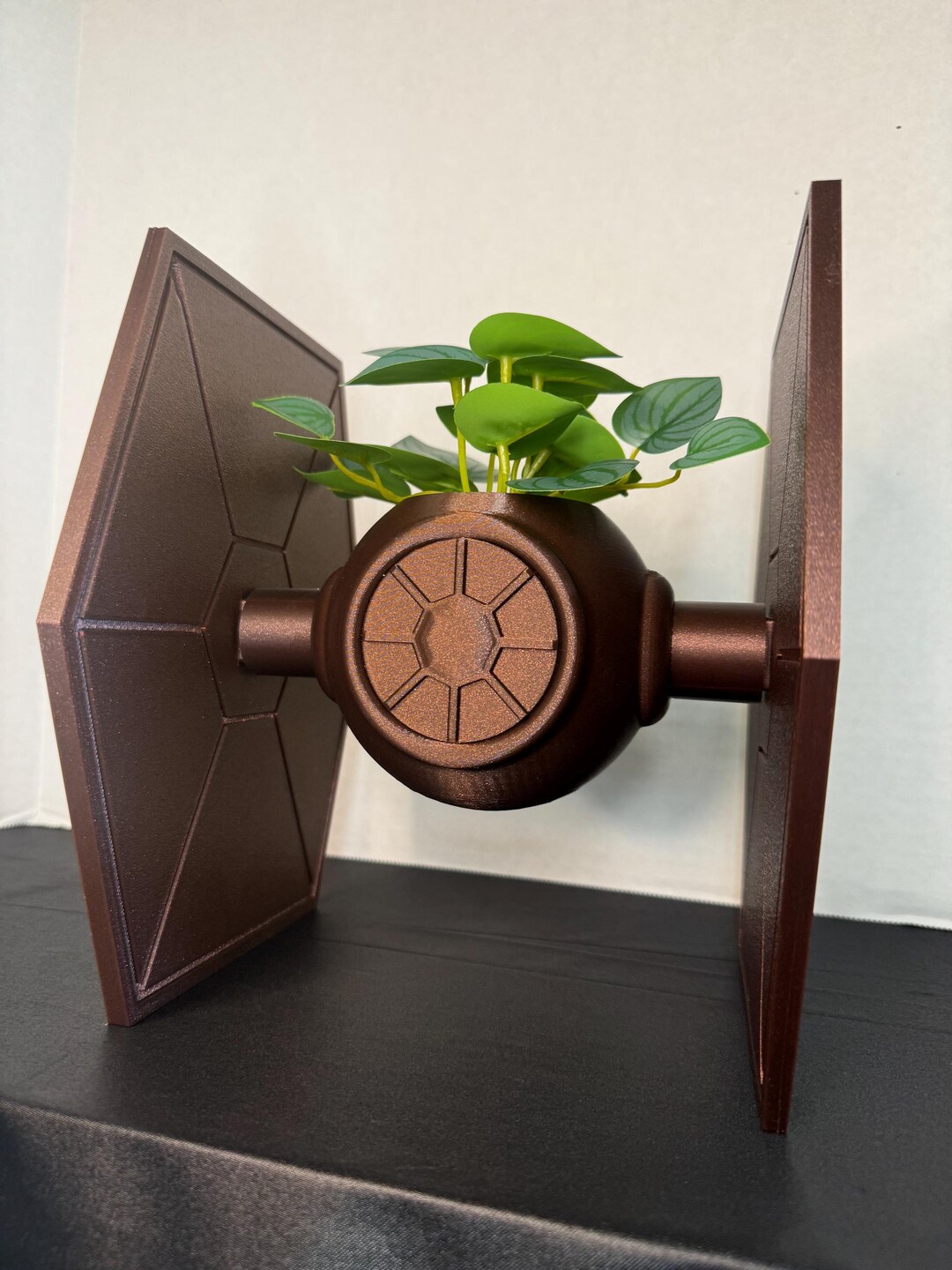 Space Planter, Sci-fi Planter, 3D Printed Vase, Spaceship Planter ...