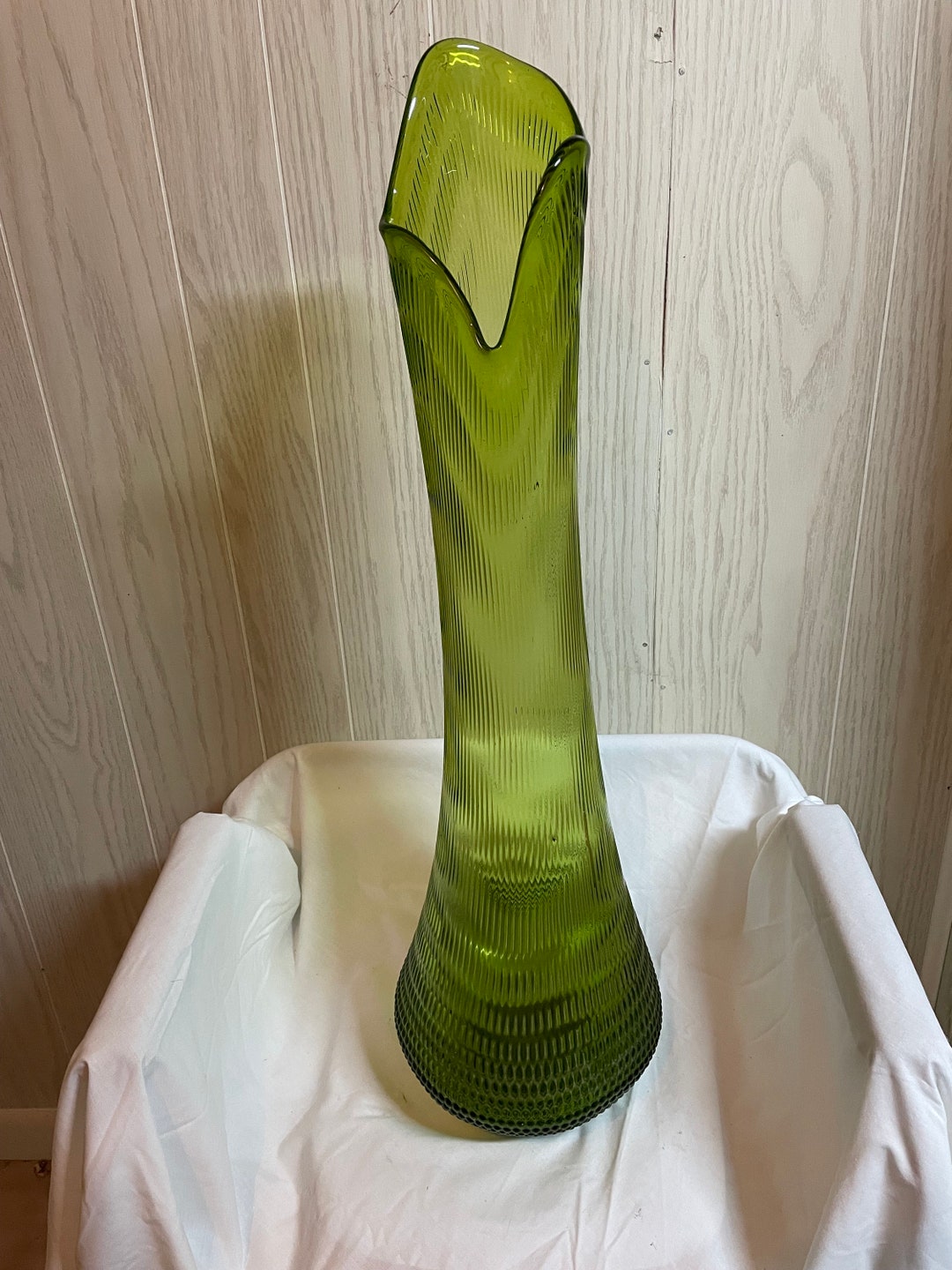 Vintage 29 1960s LE Smith NUBBY Butt Green Swung Glass Floor Vase Mid ...