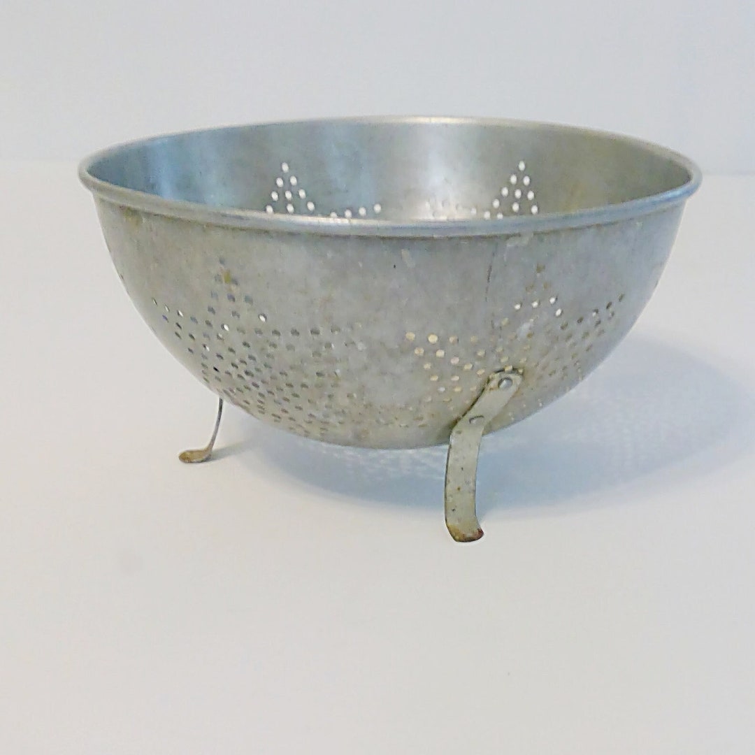 Vintage 3 Legged Colander Strainer Kitchen Star Metal Colander - Etsy