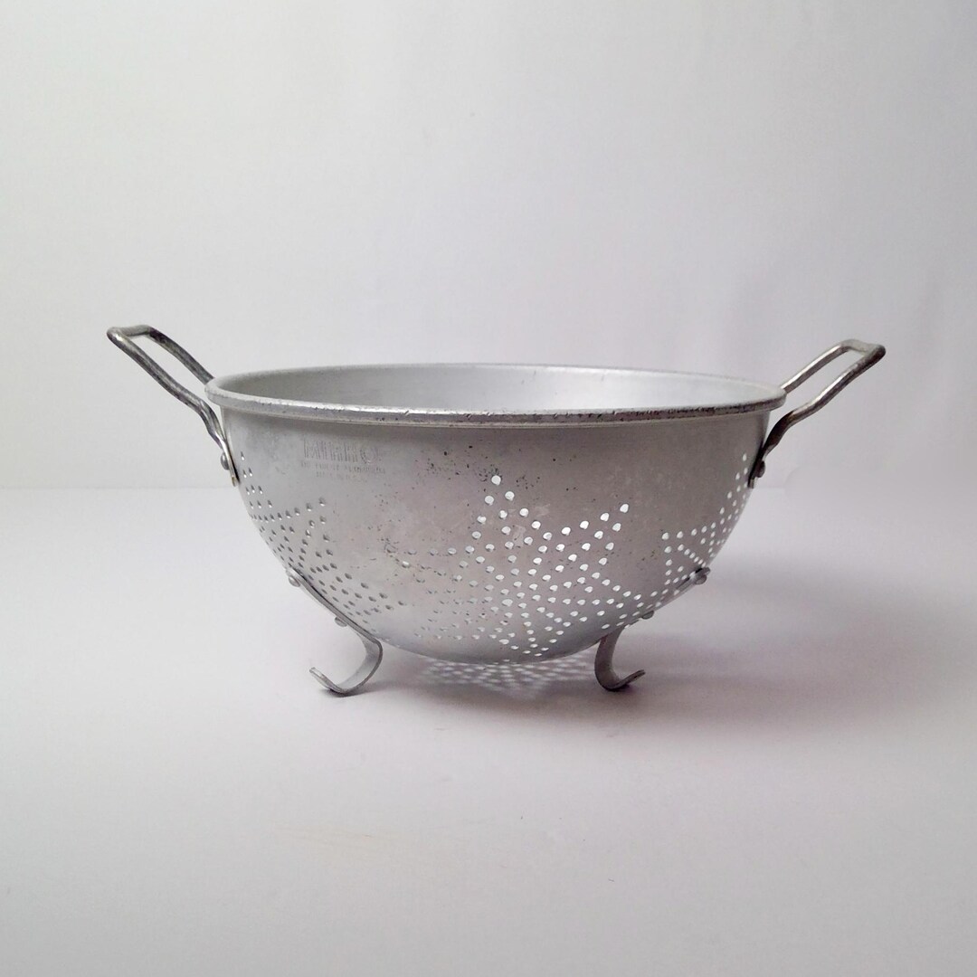 Vintage 3 Legged Colander Strainer Kitchen Star Metal Colander - Etsy