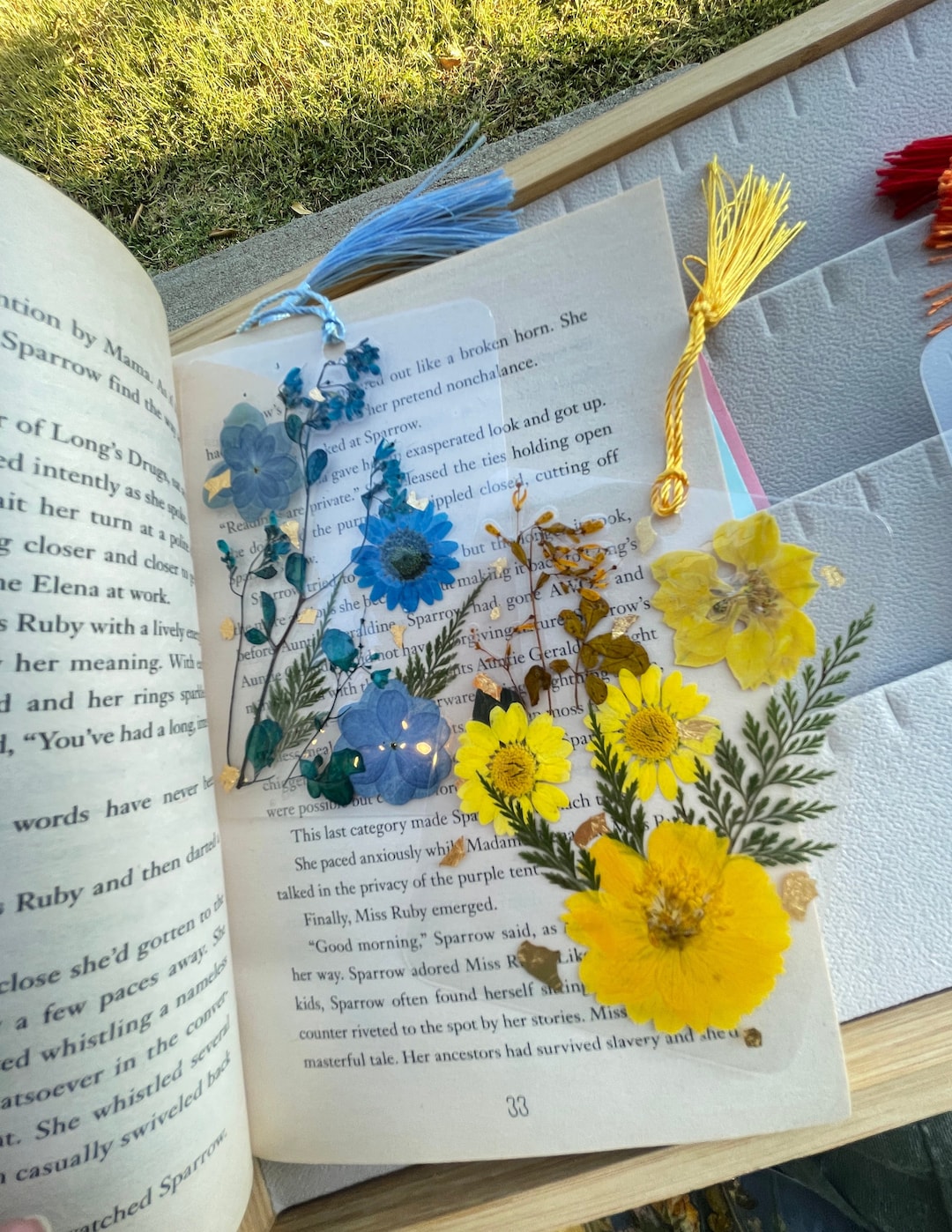 Natural Pressed Wildflower Bookmark - Pressed Flower Bookmarks ...