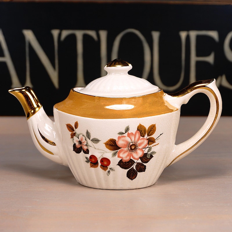 Gold Ribbed Pot - Etsy