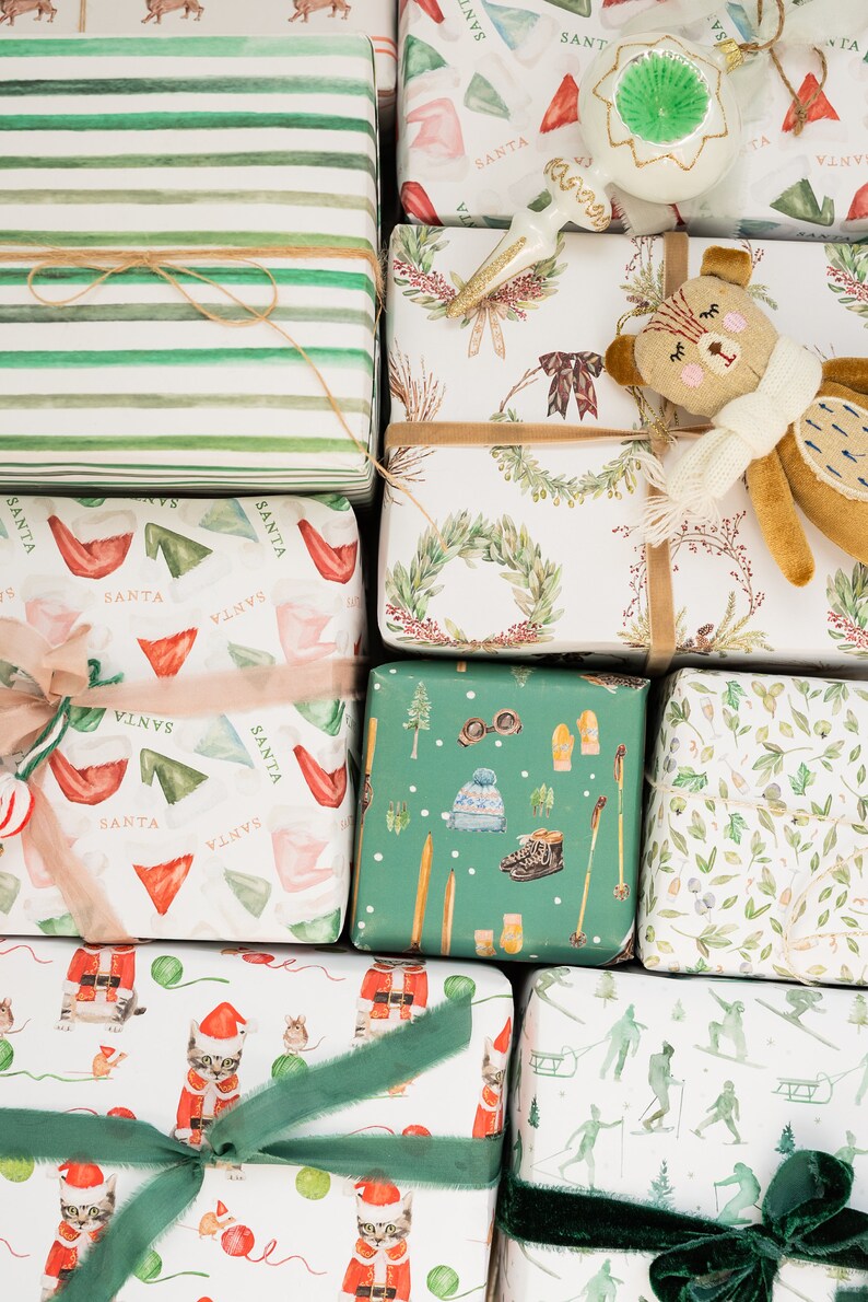Beautiful Christmas Wrapping Paper Featuring Holiday Wreaths Perfect ...
