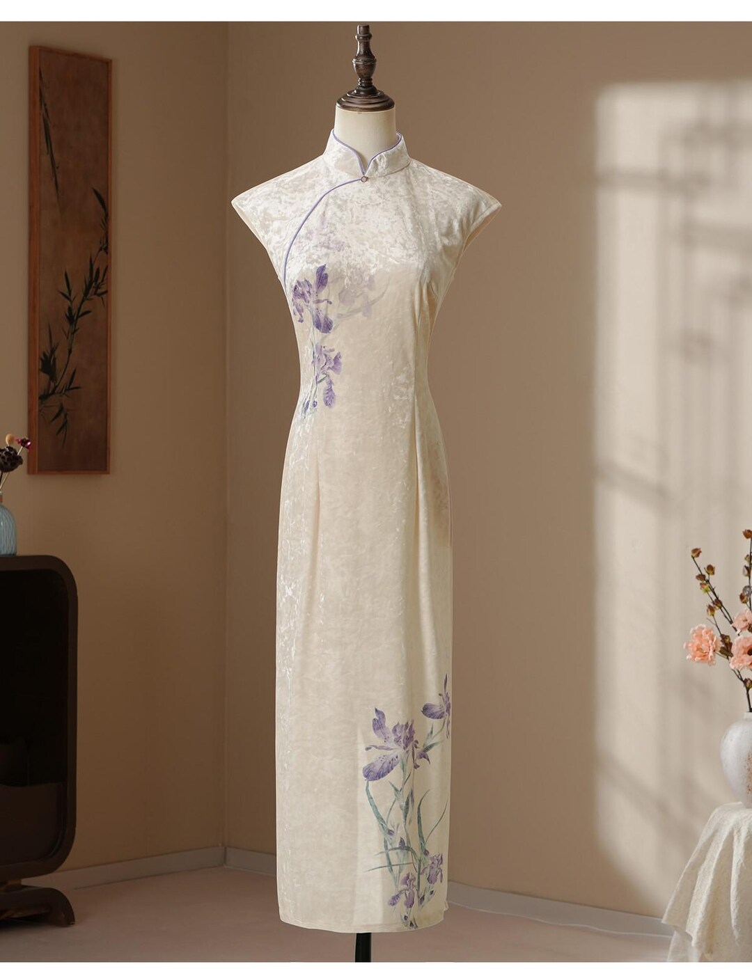 Beige Sleeveless Cheongsam, Chinese Qipao, Purple Floral Pattern Daily ...