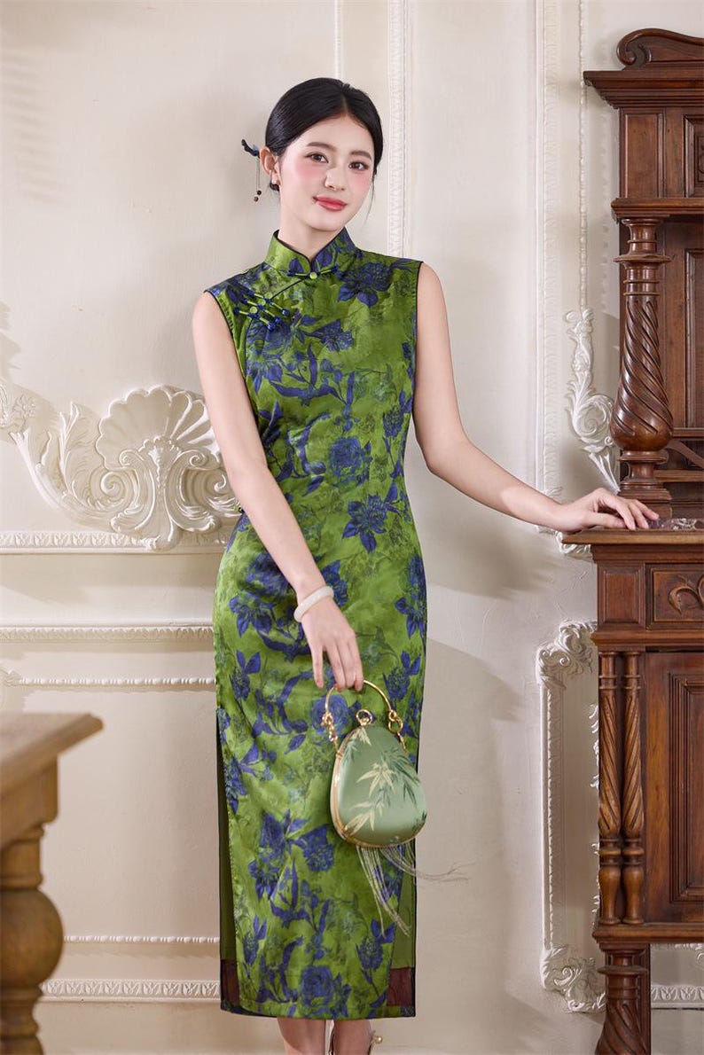 Green Sleeveless Qi Pao: Retro Hong Kong Style Long Dress for Spring ...