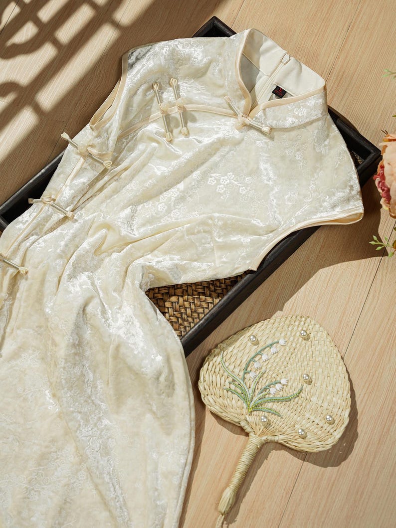 Off-white Velvet Qi Pao: Modern Chinese Dress Civil Registration ...
