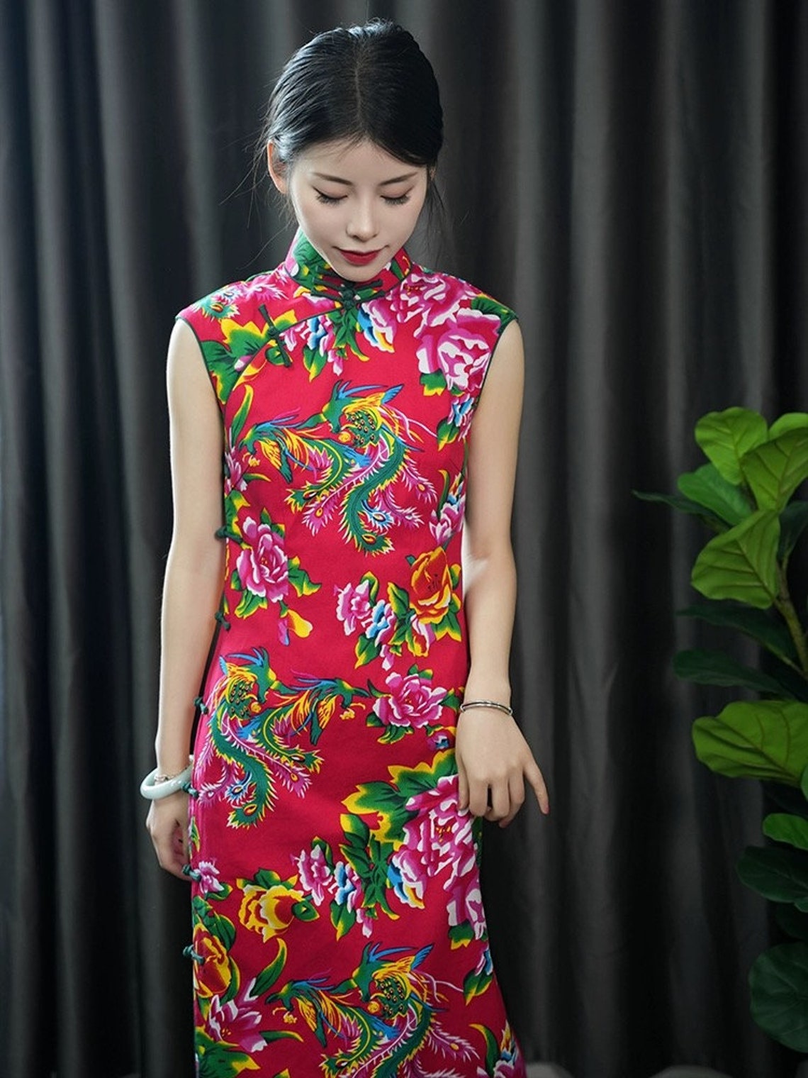 Traditional Chinese Northeastern-style Cheongsam With Large Floral ...