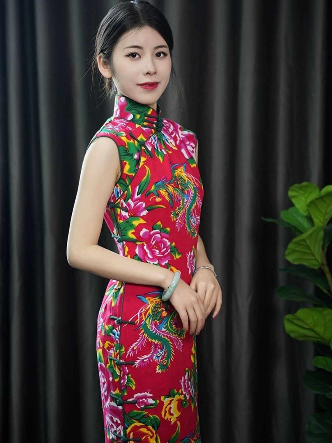 Traditional Chinese Northeastern-style Cheongsam With Large Floral ...