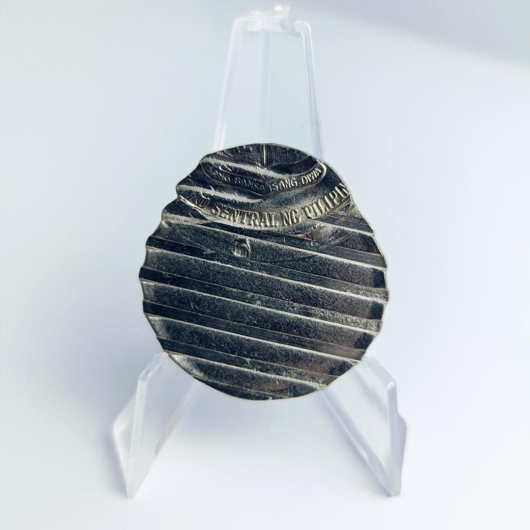 Error Coin, Philippines 1 Peso 1975 - 1982 Ang Bagong Lipunan, Almost ...