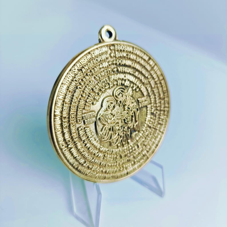 Holy Eucharist Medallion: Filipino Anting-anting Amulet - Etsy