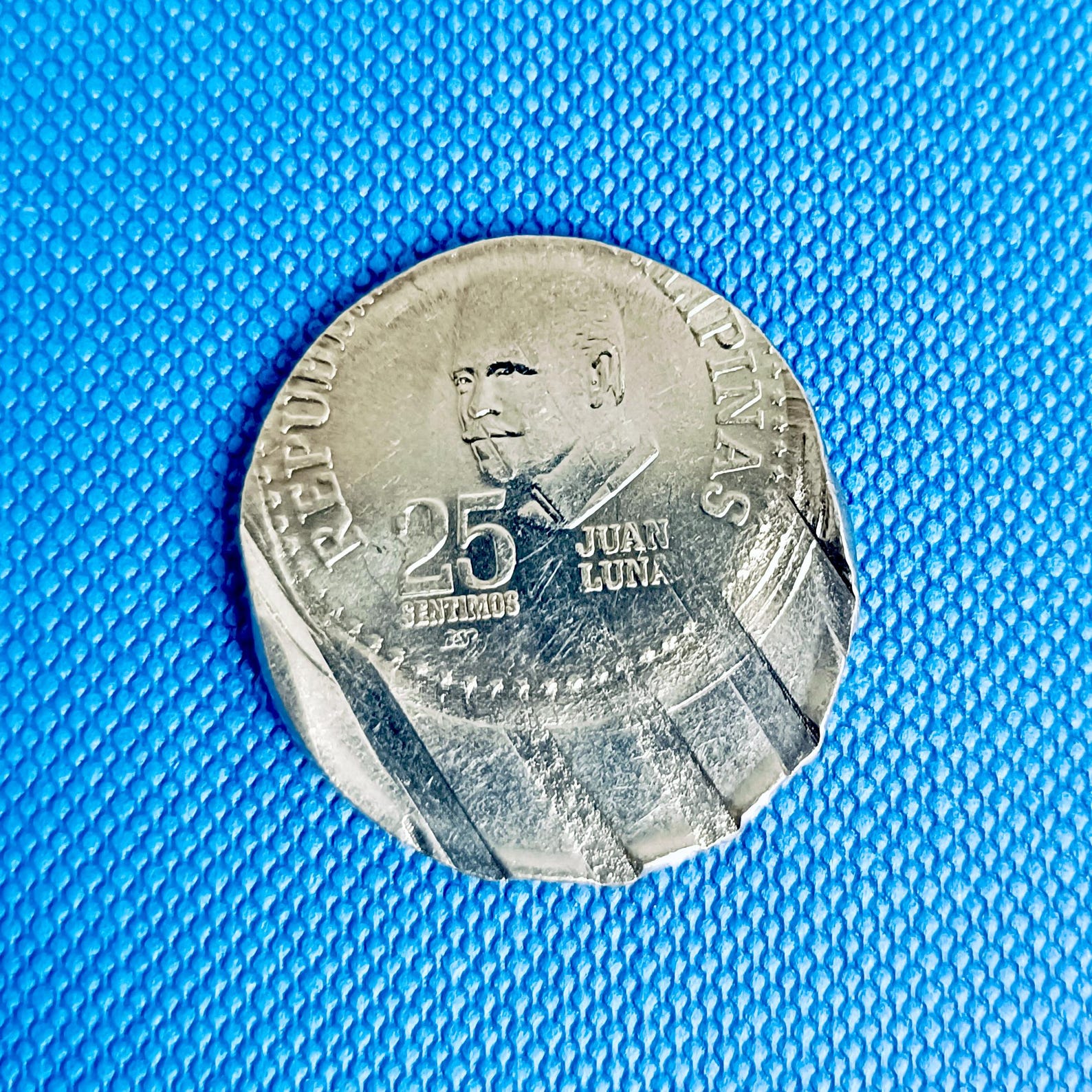 1979 Philippines 25C Peso Waffle Error Coin: Ang Bagong Lipunan ...